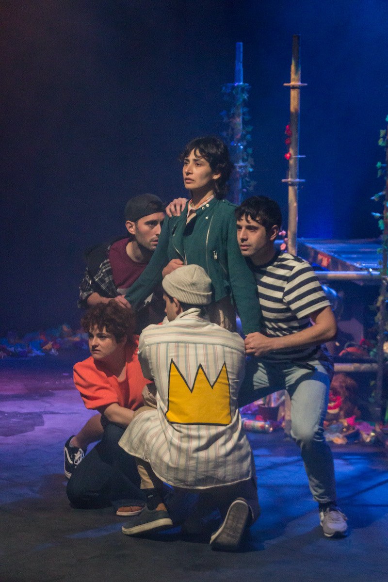 Rey desnudo & chico muerto — Cultura