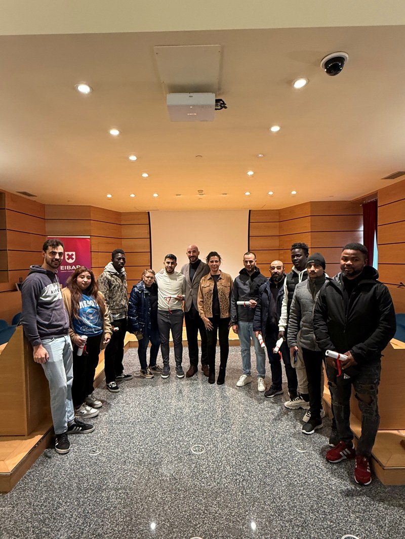 Oinarrizko euskara agiria jaso dute Debabarrena Integra – Bat Eginez ...